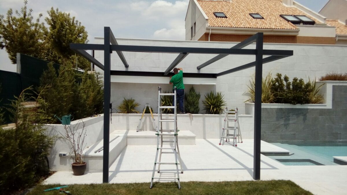 Boletín 16 - ¿Cómo se instala una pérgola? - ToldosCibeles.com